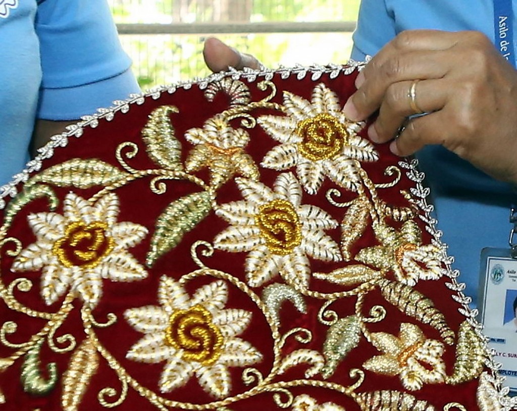 Making clothes ‘fit for a king’ | Cebu Daily News