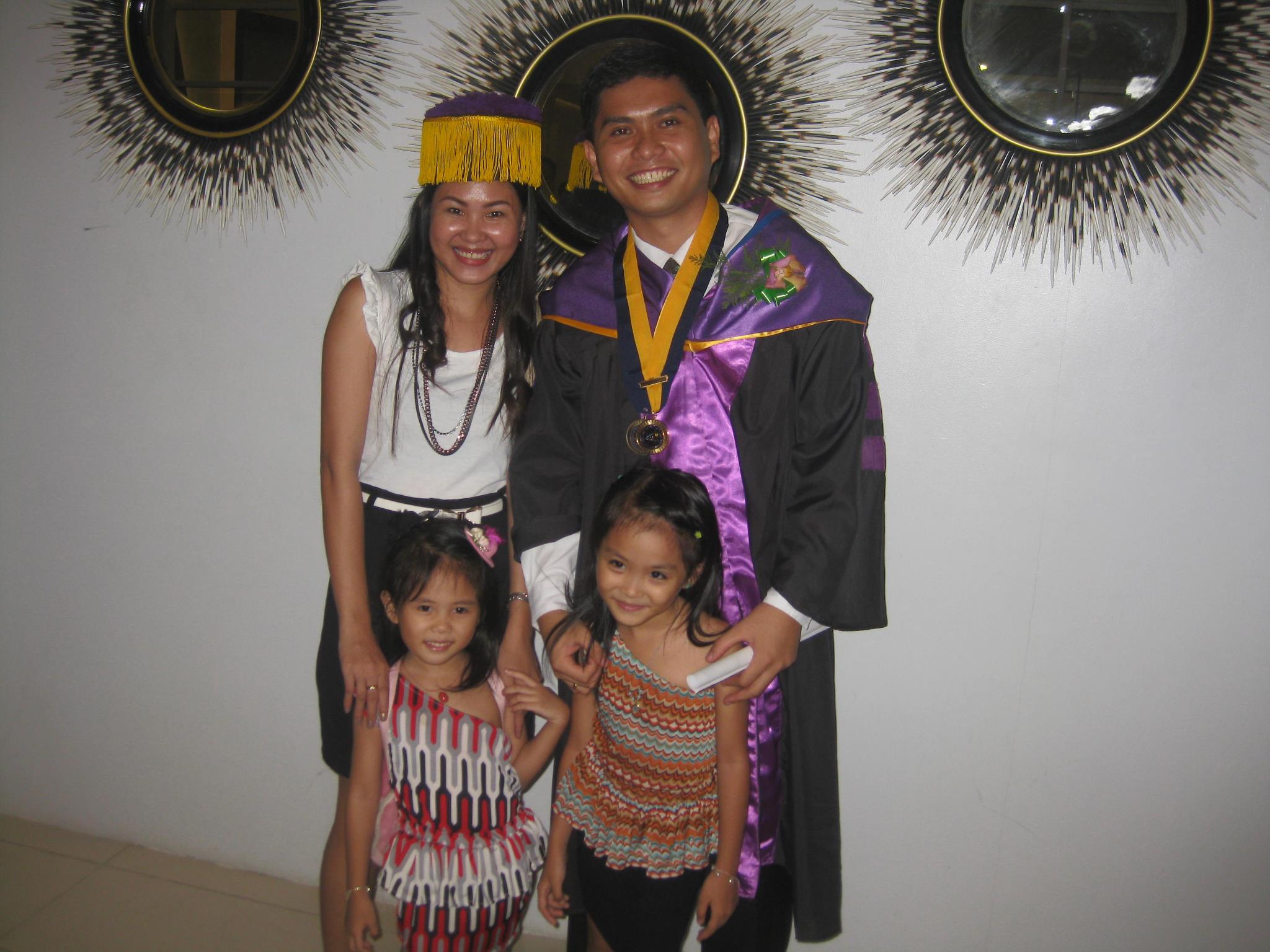 Two Cebuanos top the 2013 bar examinations | Cebu Daily News