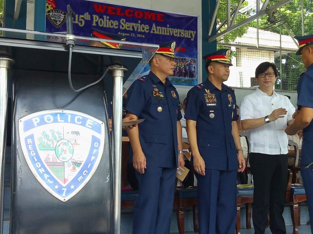 15 patrol cars, firearms to Cebu City police | Cebu Daily News