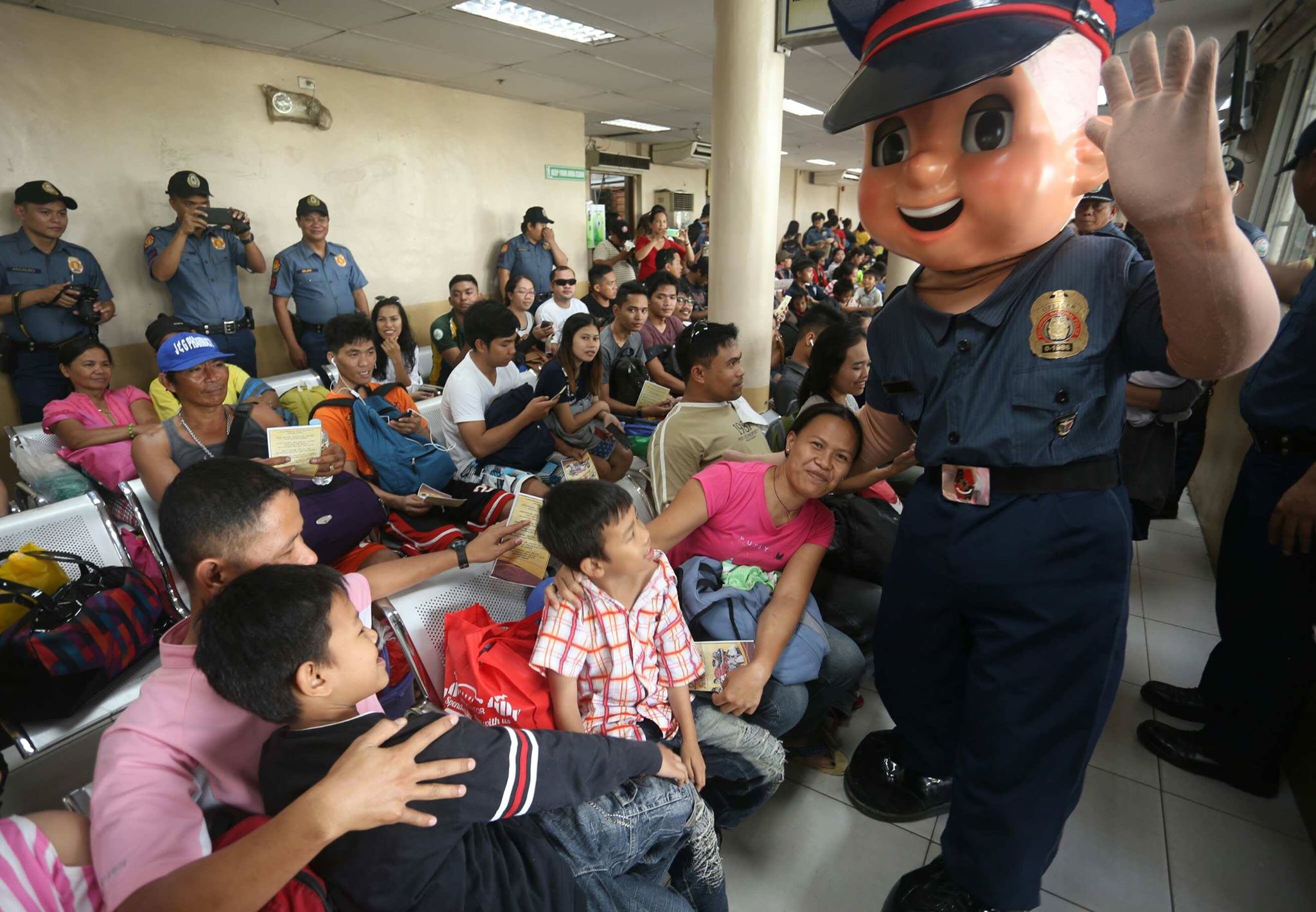 Cebu South Bus Terminal expects influx of people this afternoon | Cebu ...