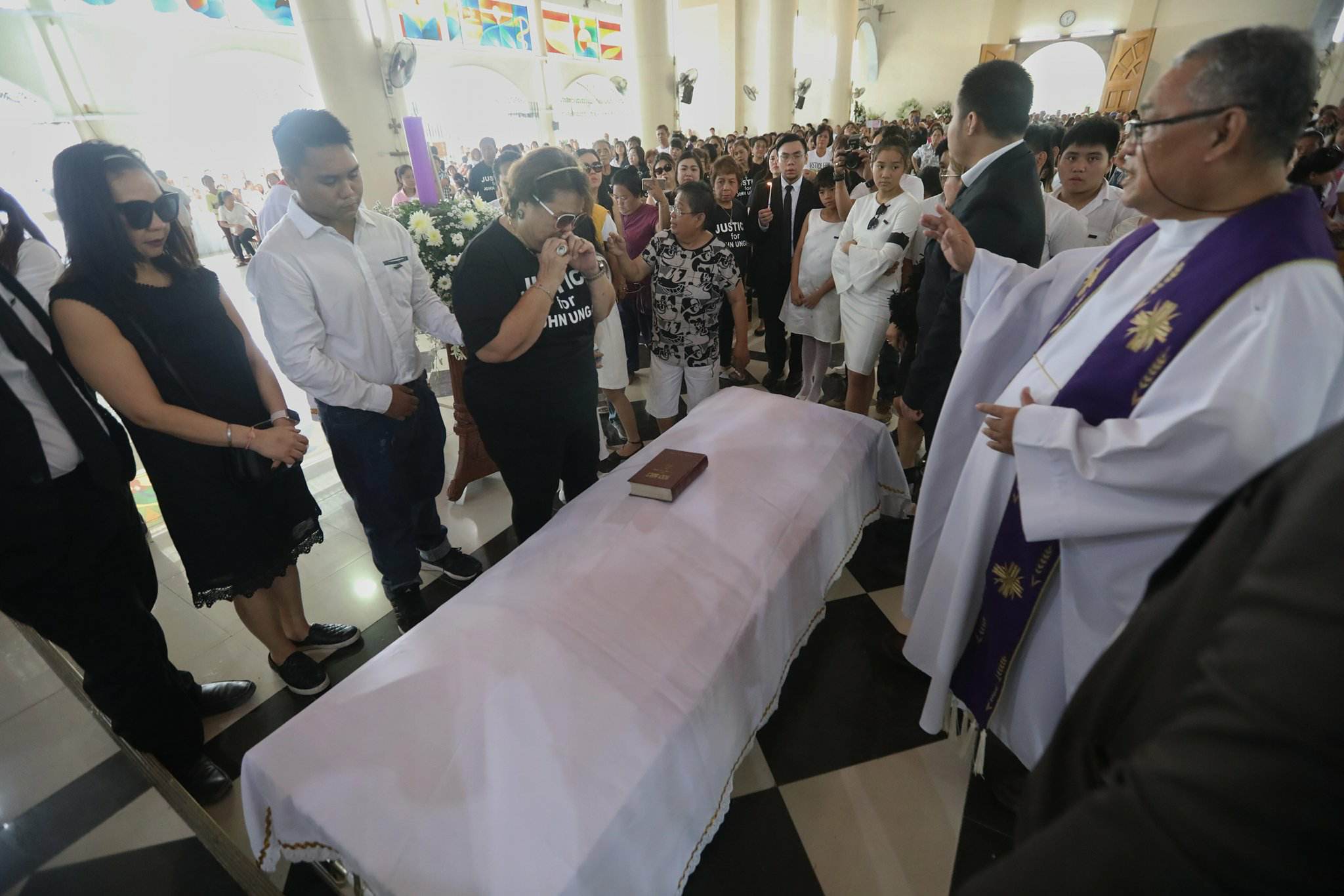 Townspeople flocked Ungab's burial | Cebu Daily News