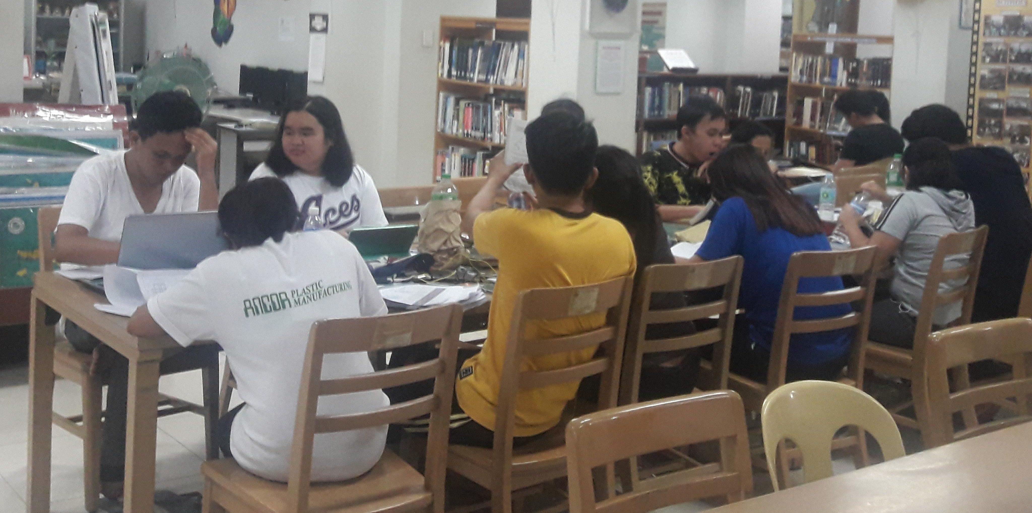 Public library welcomes 650 visitors on first 24-hour operations | Cebu ...
