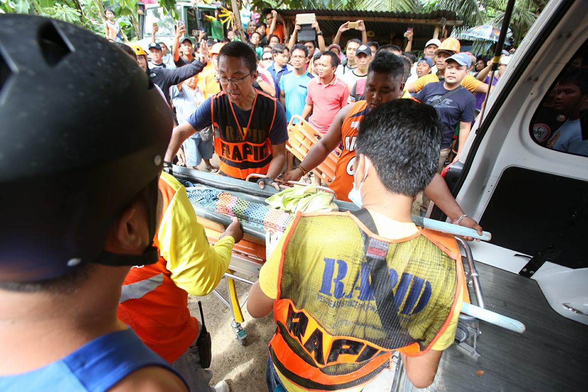 NAGA LANDSLIDE: Death toll climbs to 21 | Cebu Daily News