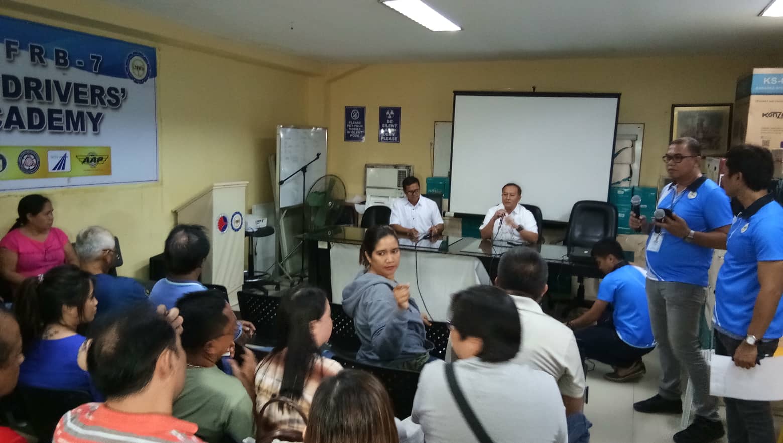 Taxi operators to LTFRB-7: Extend new franchising renewal rule deadline ...