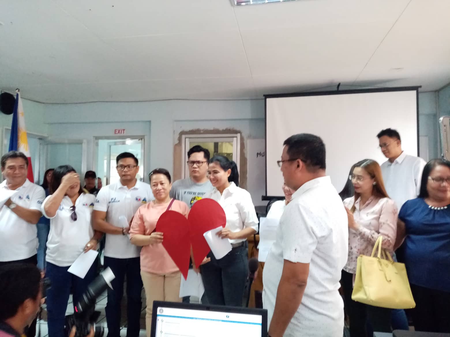 Emotional proclamation of winners in San Fernando | Cebu Daily News