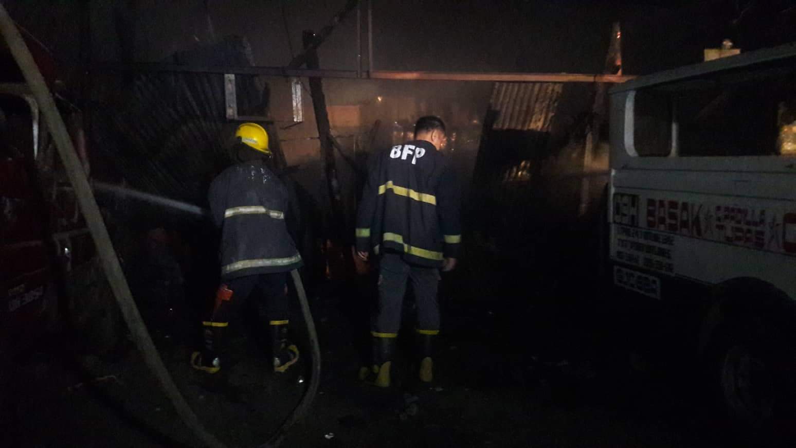 Midnight fire razes 3 houses, bunkhouse, garage in Barangay Quiot ...