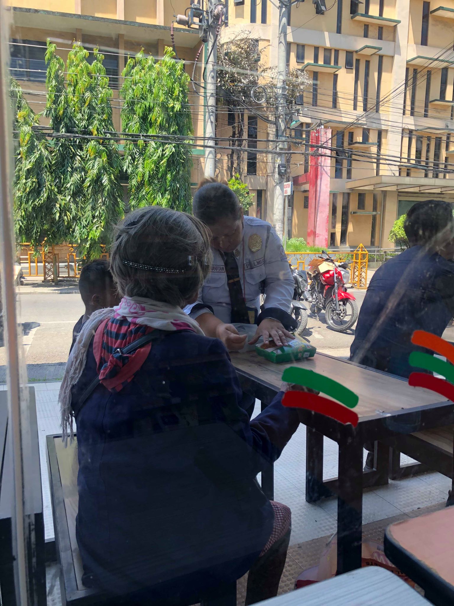 Trending lady guard of Cebu shares story behind good deed | Cebu Daily News