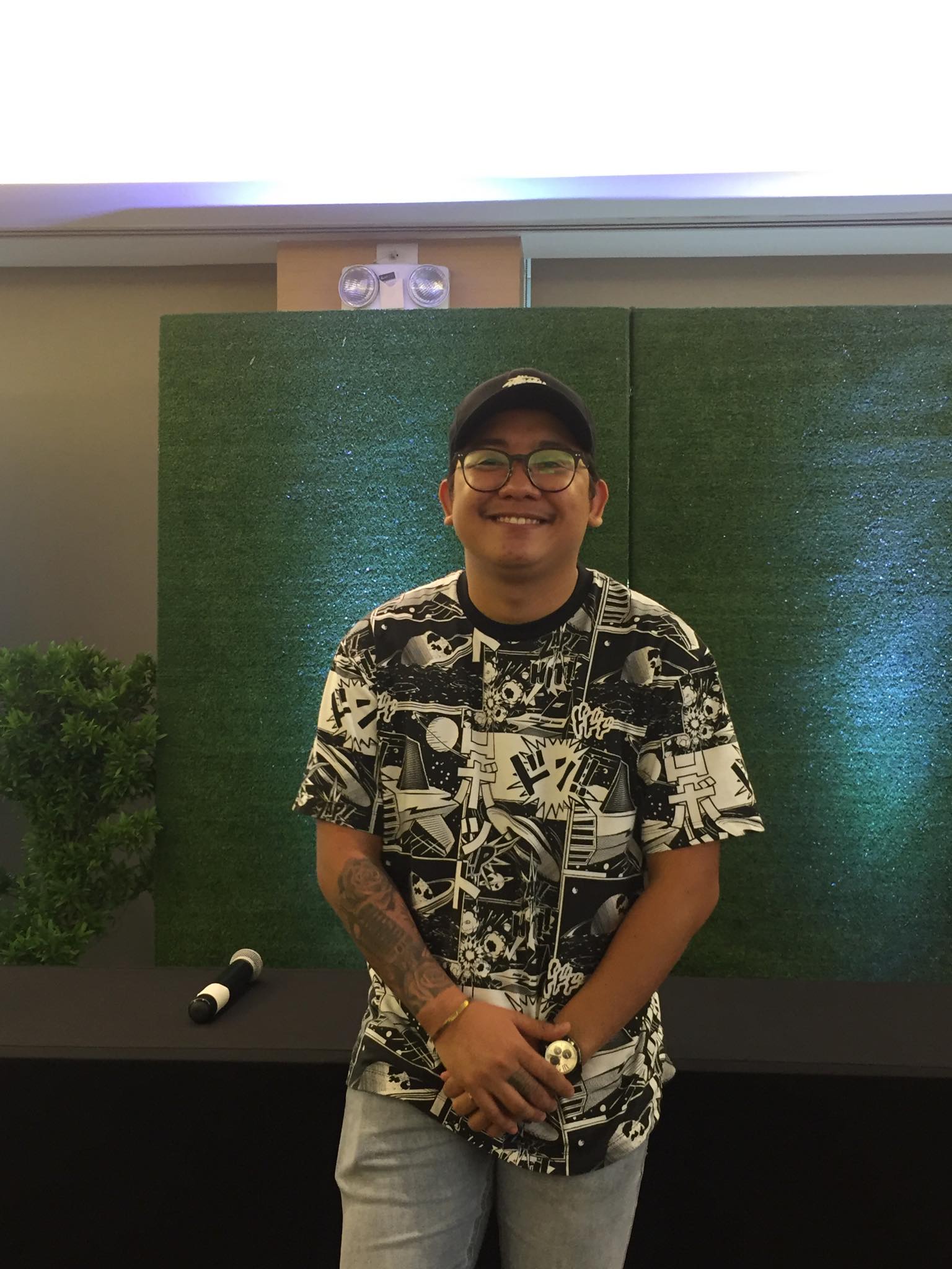 Singer-songwriter John Roa continues to learn as he releases his EP ...