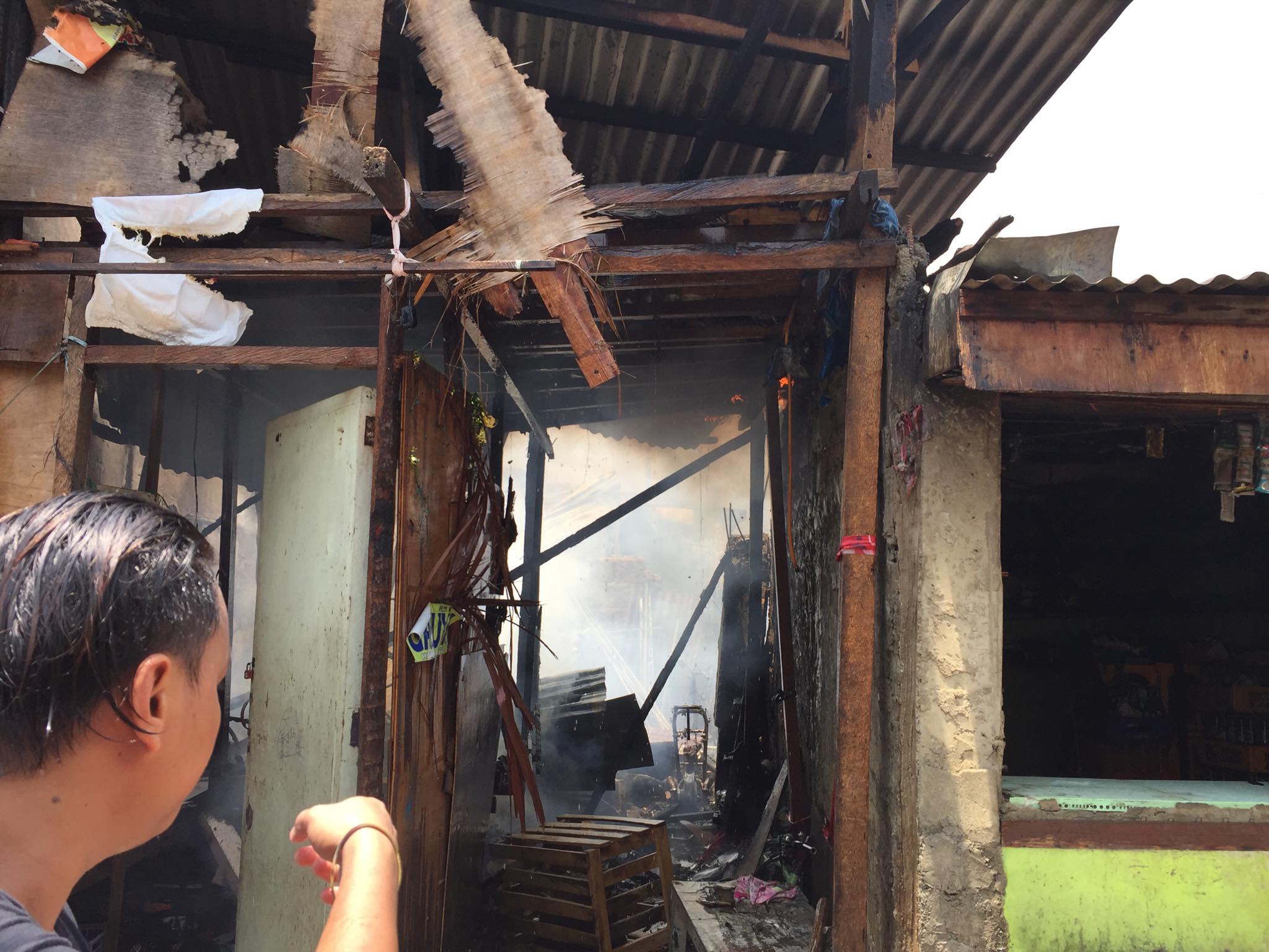 Scenes from the fire in Alaska Barangay Mambaling, Cebu City | Cebu ...