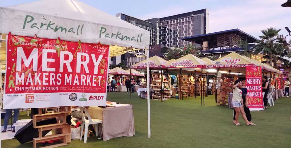 More than 30 local artists, craft shops join Merry Makers Market at ...