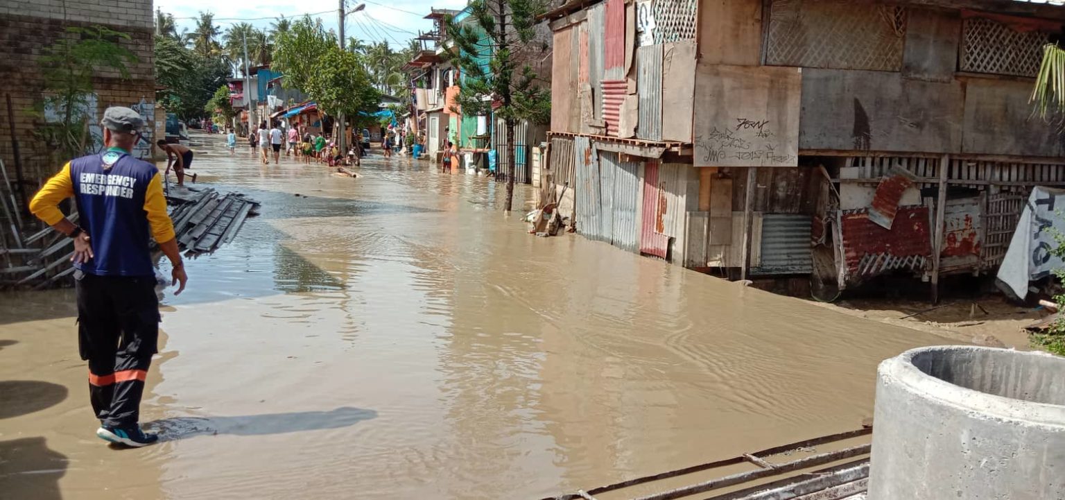 Water from Butuanon River floods three Sitios in Brgy Paknaan, Mandaue ...