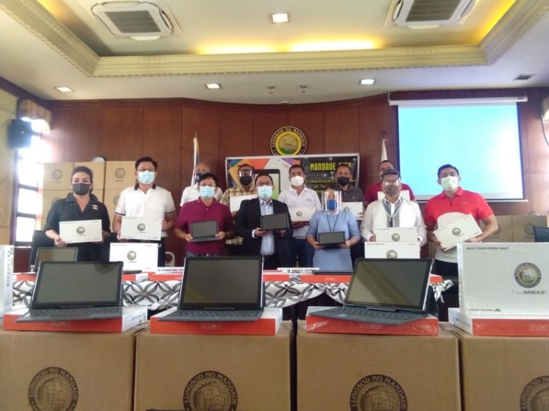 Mandaue first LGU in CV to distribute free tablets to senior high ...