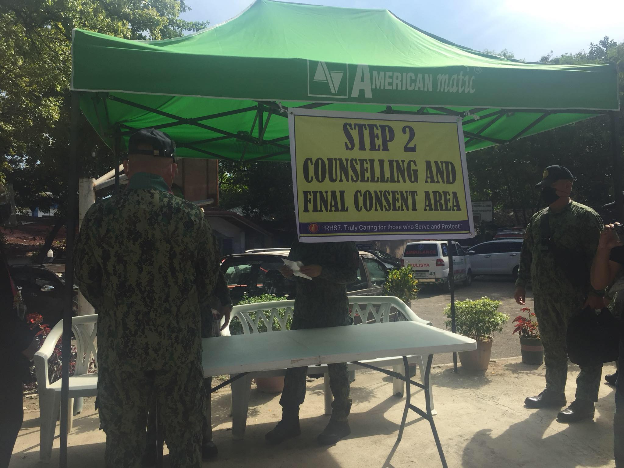 40 PNP medical frontliners receive Sinovac jabs | Cebu Daily News