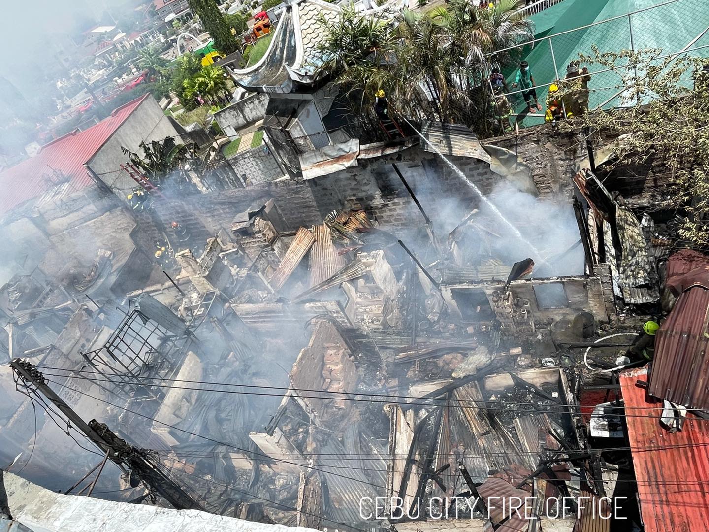 Fire burns 30 homes in Brgy Banilad, Mandaue City | Cebu Daily News