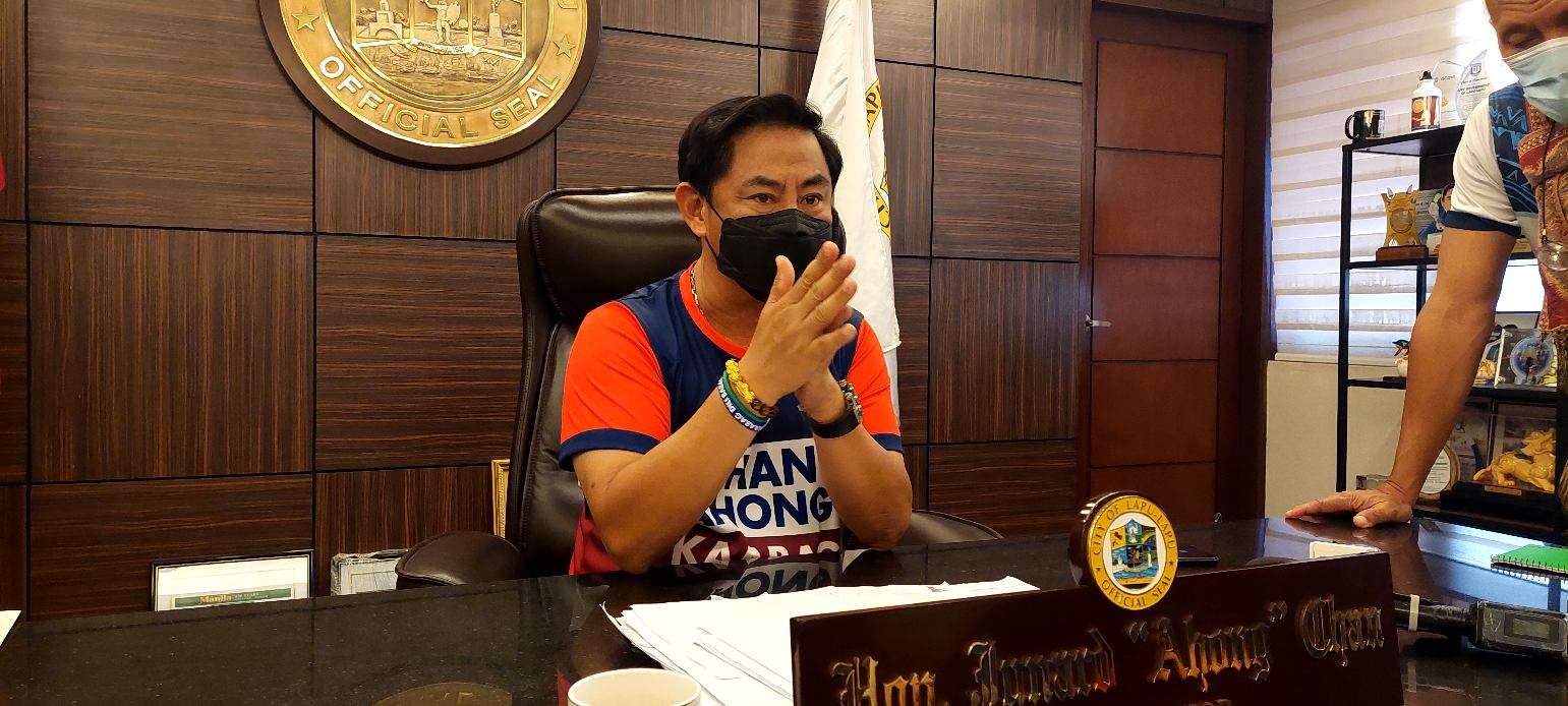 Mayor Ahong reminds Lapu residents to be vigilant against fire | Cebu Daily News
