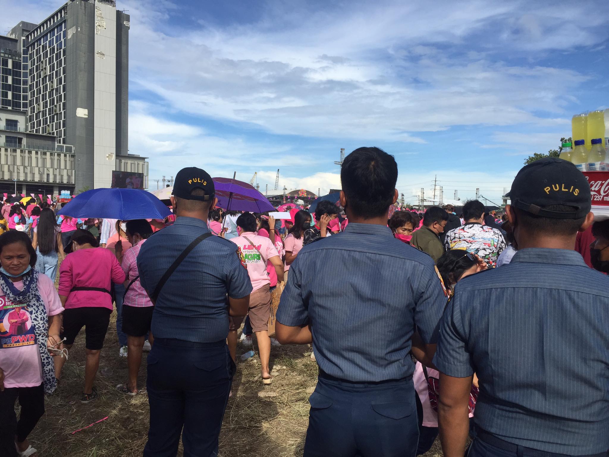 LOOK: Crowd starts to grow in Leni-Kiko grand rally in Cebu | Cebu ...