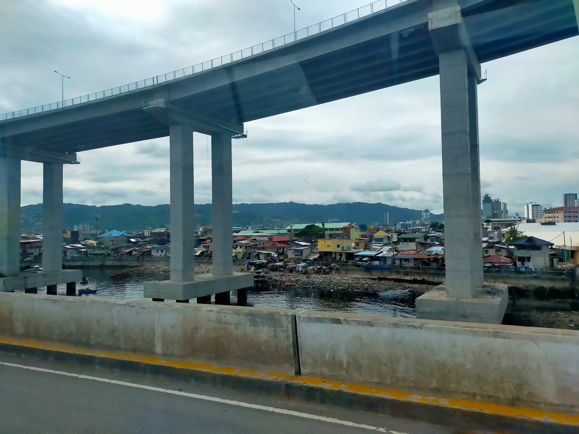 Rama, Osmeña bicker over poverty backdrop of iconic Third Bridge | Cebu ...