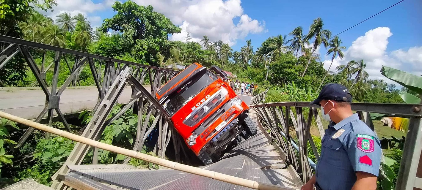 BREAKING: Another bridge in Bohol collapses | Cebu Daily News