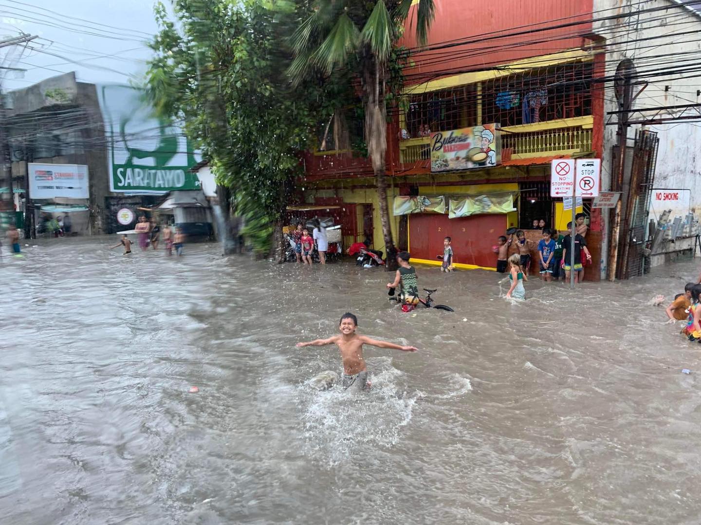 Floods overwhelm Cebu City again | Cebu Daily News