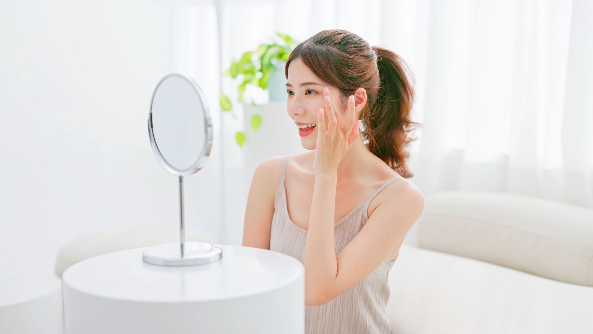 The 3 essentials of basic skincare routine, according to a ...