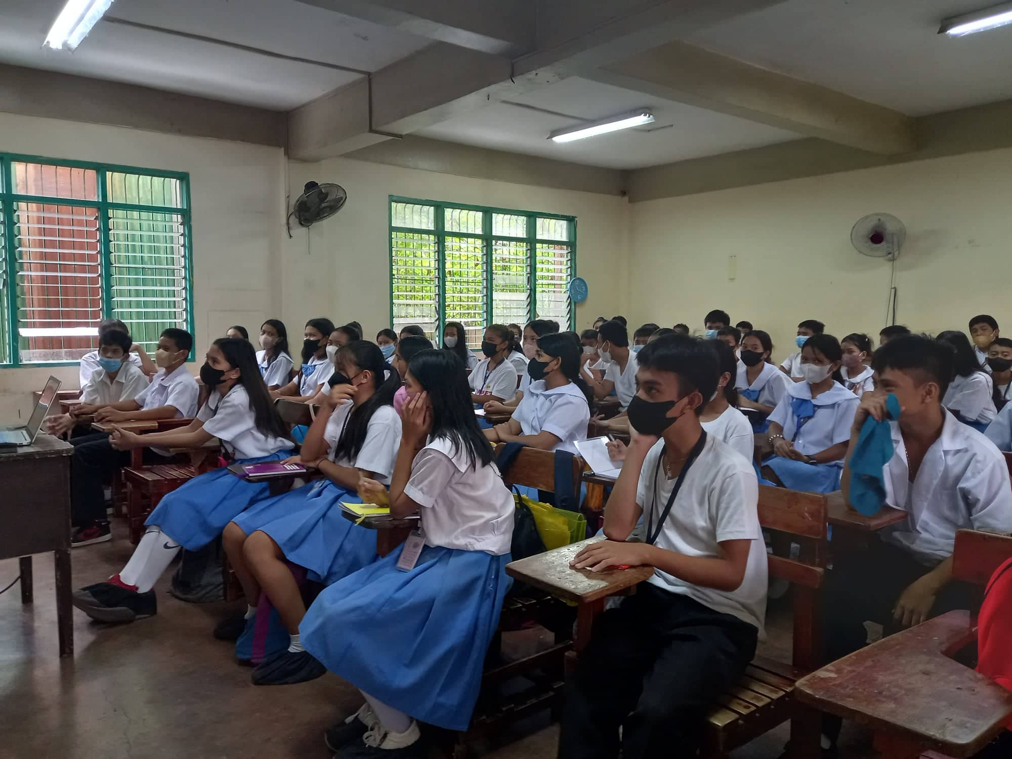 DepEd-7 to let parents decide if their kids should continue wearing ...