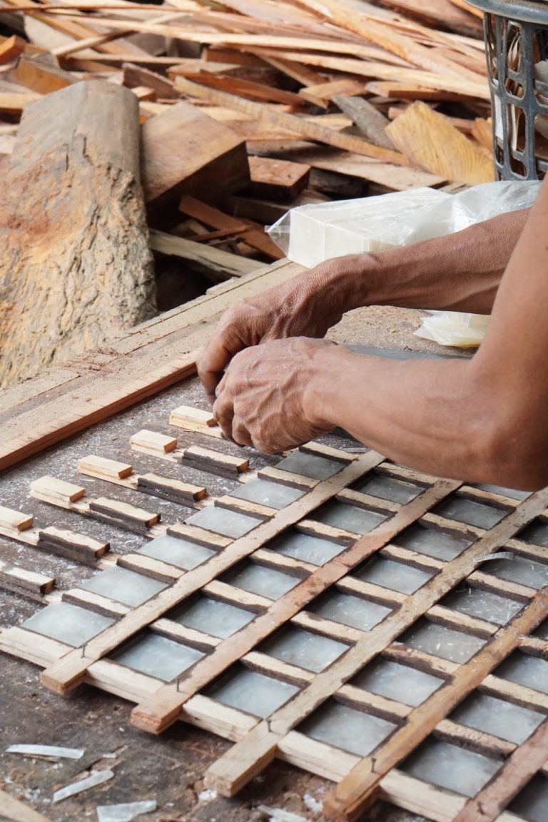 FACES OF CEBU: James Gabriel Geverola Mamalias, 30, Capiz shell furniture artisan | Cebu Daily News