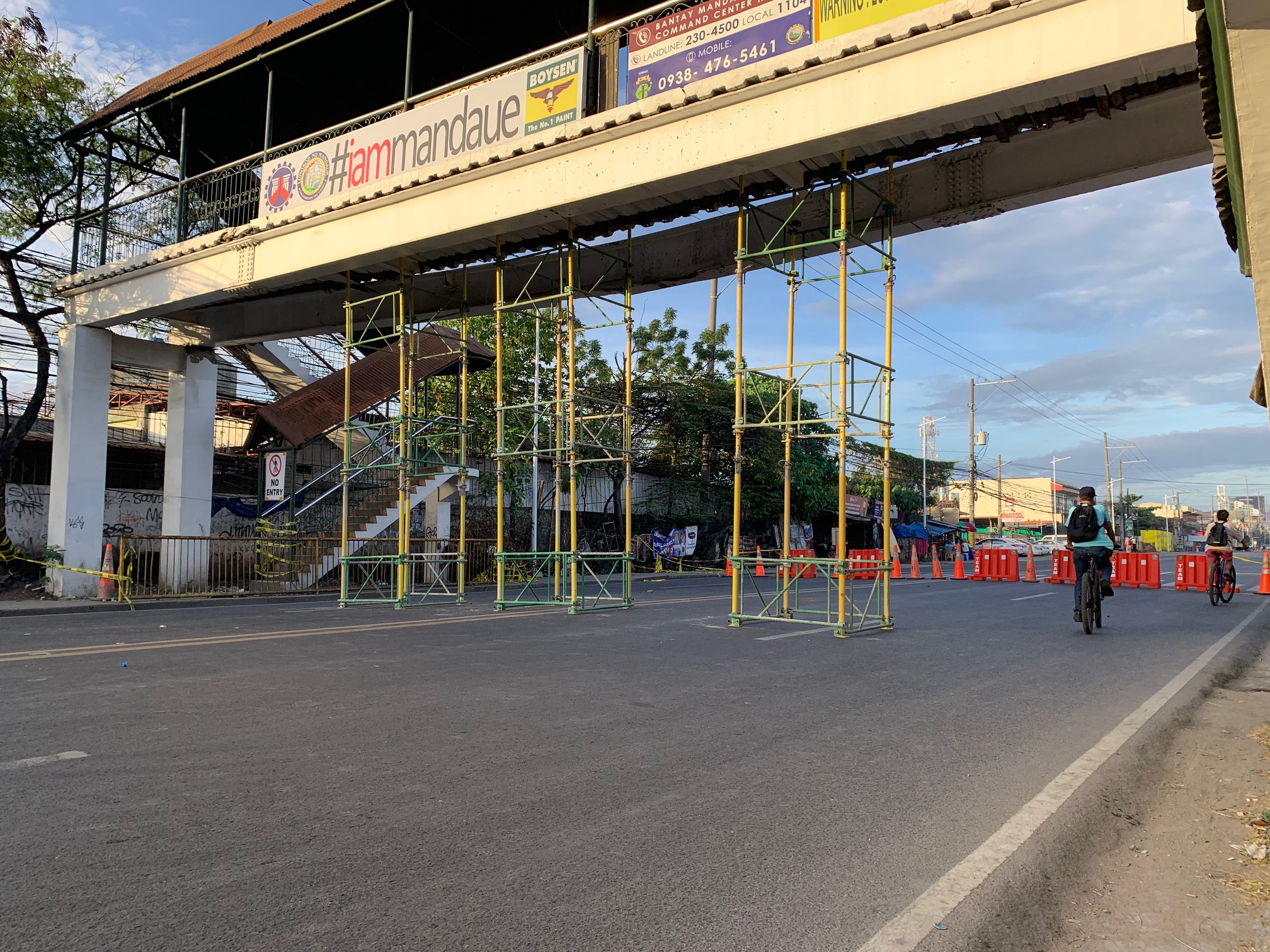 LOOK: Scary state of Mandaue skywalk | Cebu Daily News