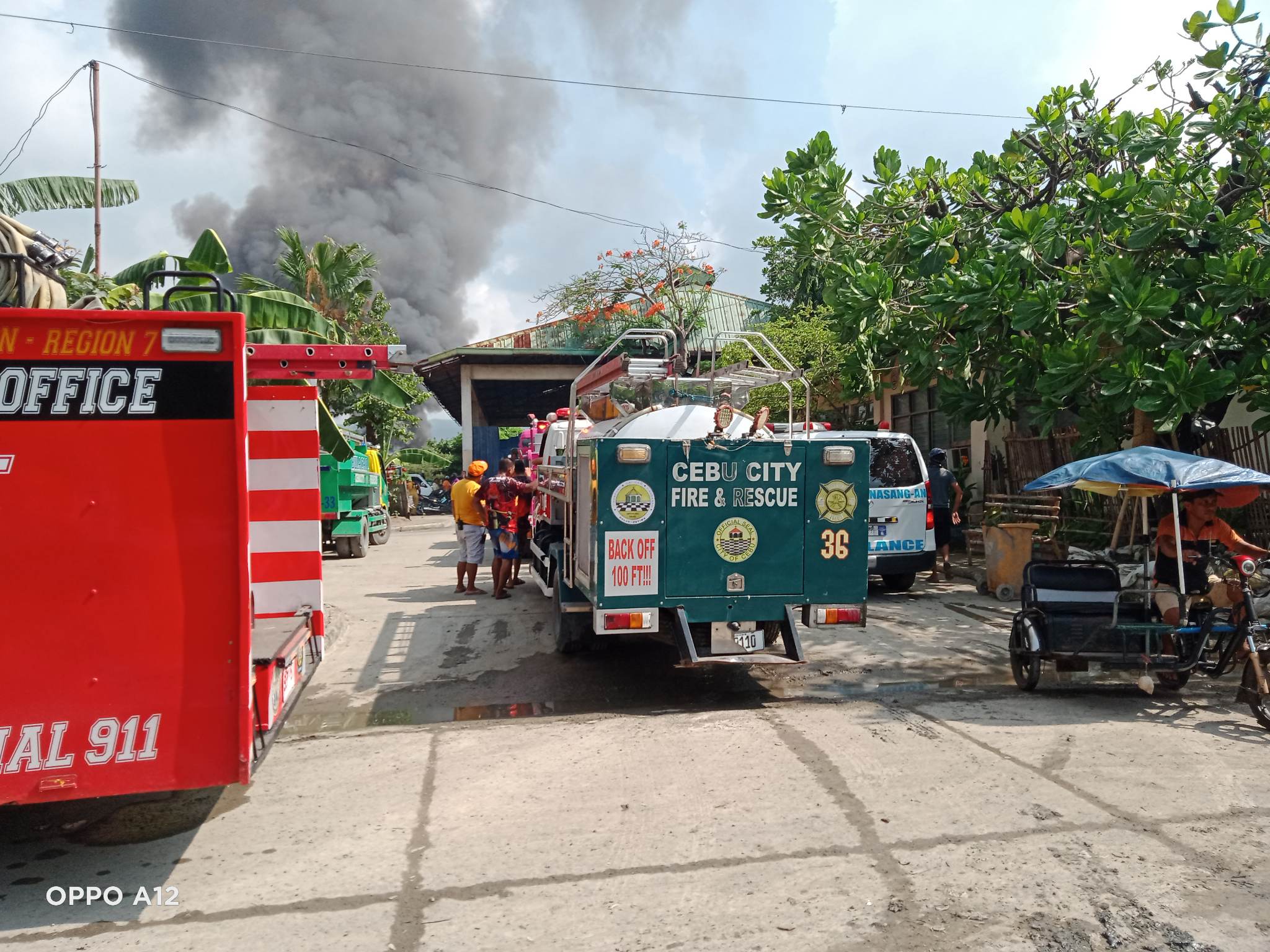 IN PHOTOS: Fire hits dumpsite in White Road, Inayawan