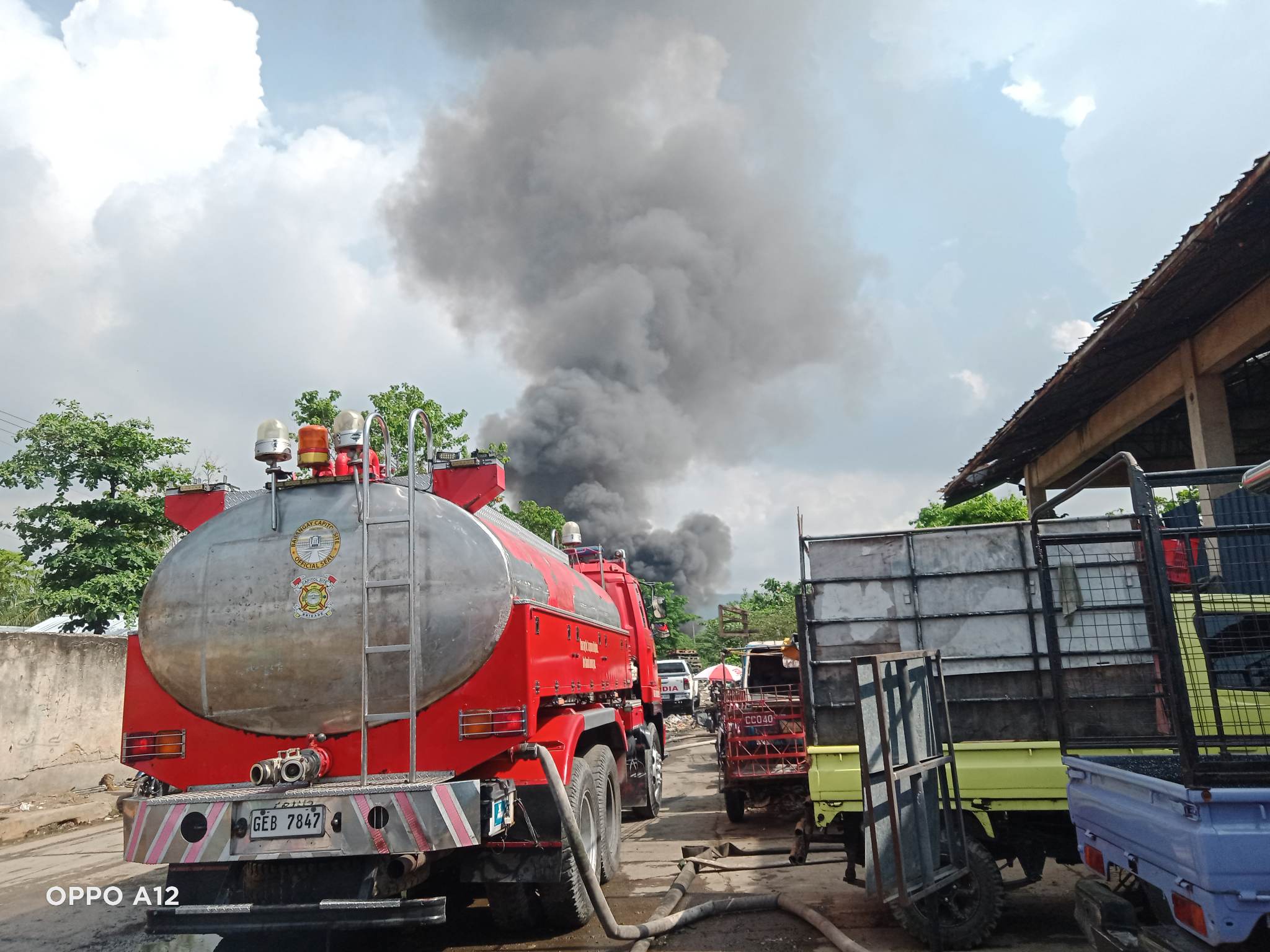 IN PHOTOS: Fire hits dumpsite in White Road, Inayawan