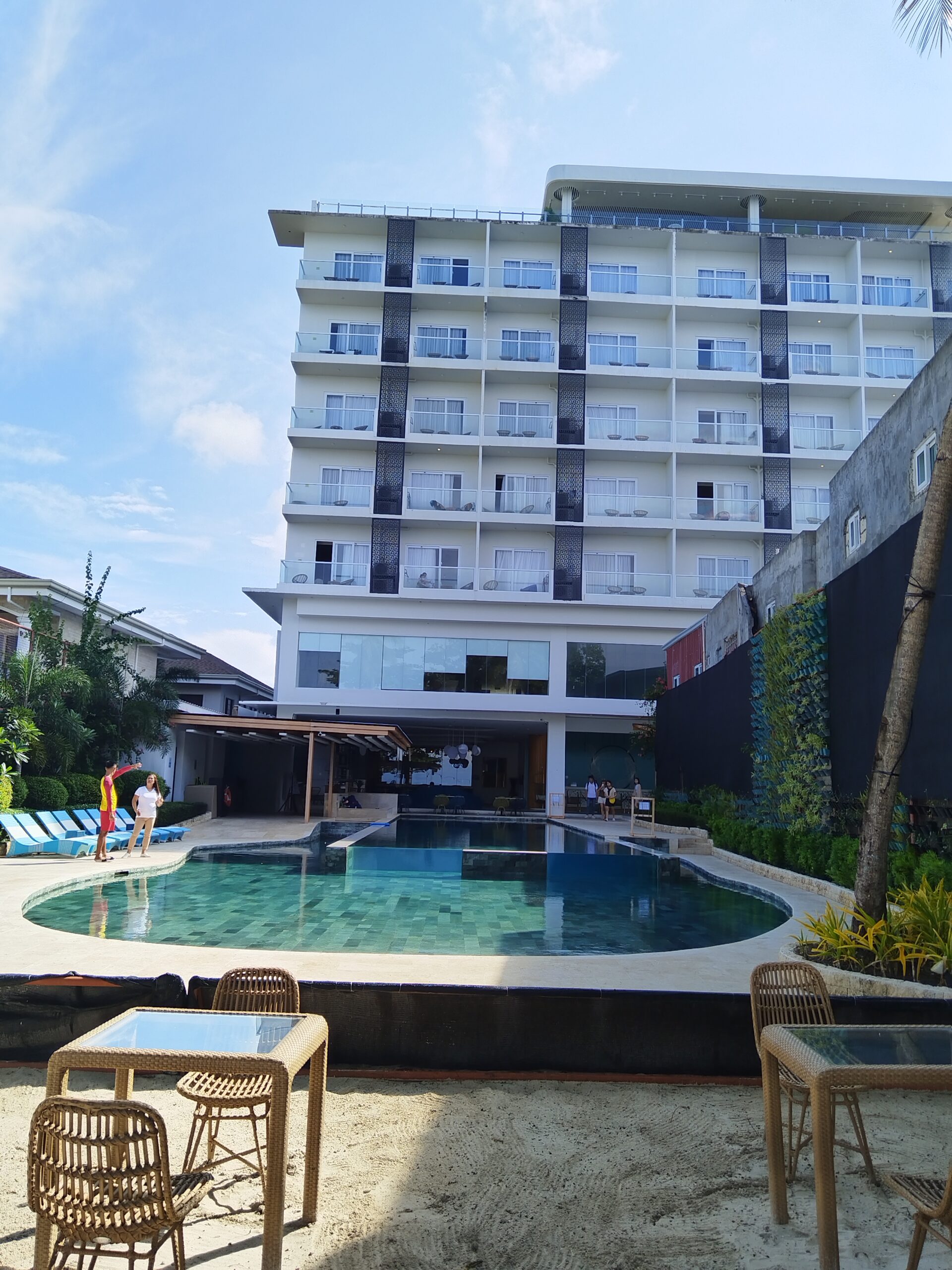 Solea Coast Resort Panglao: Salt & Sky Rooftop Lounge | Cebu Daily News