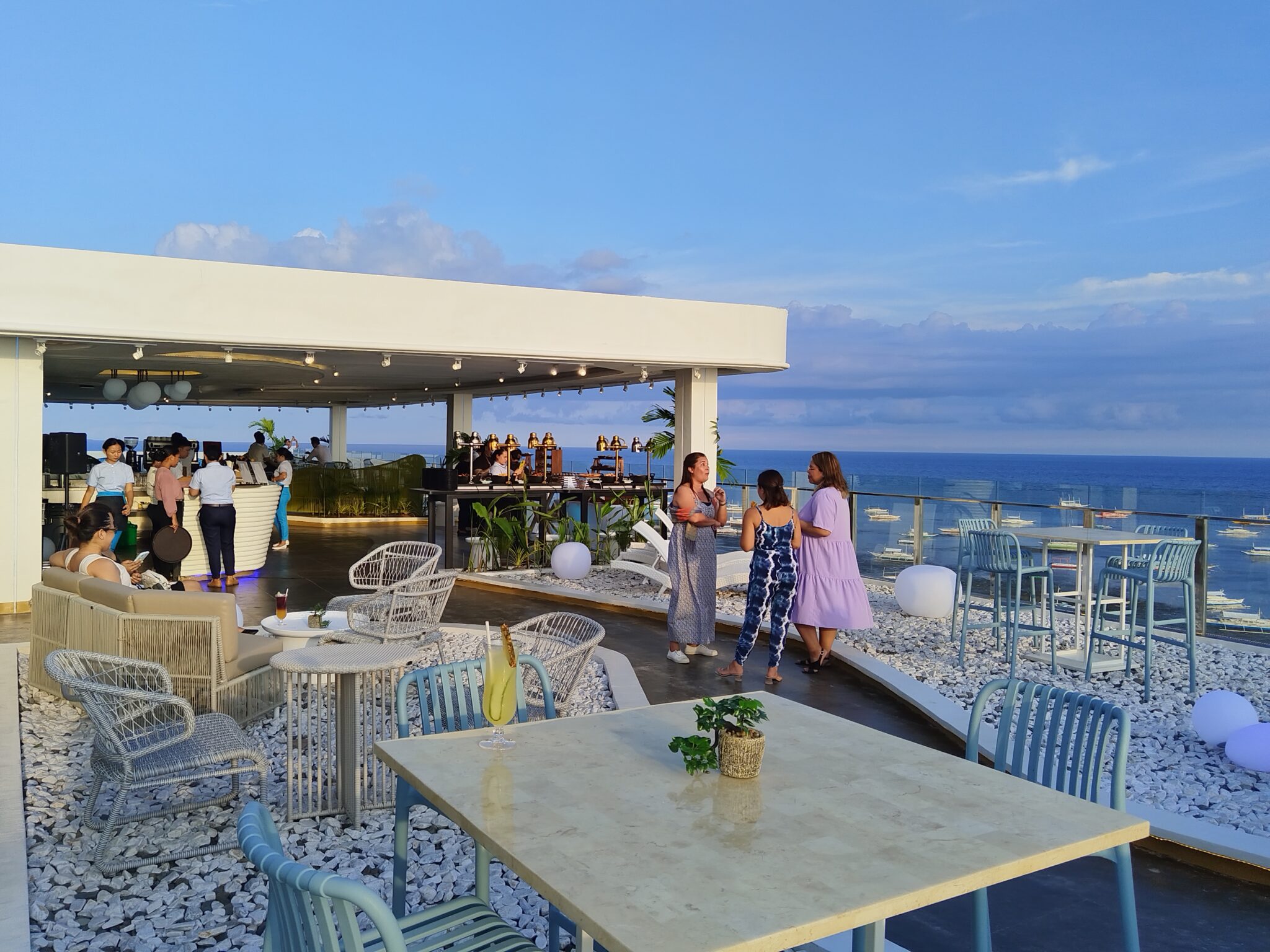 Solea Coast Resort Panglao: Salt & Sky Rooftop Lounge | Cebu Daily News
