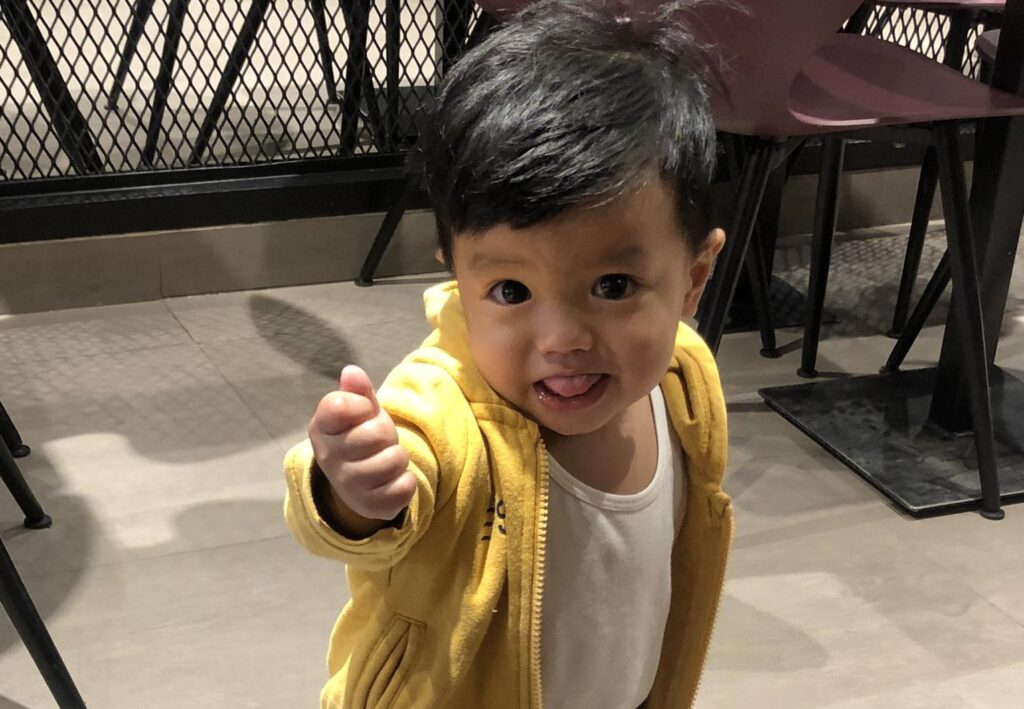 One-year-old kid from Minglanilla, Cebu shows some basketball moves ...
