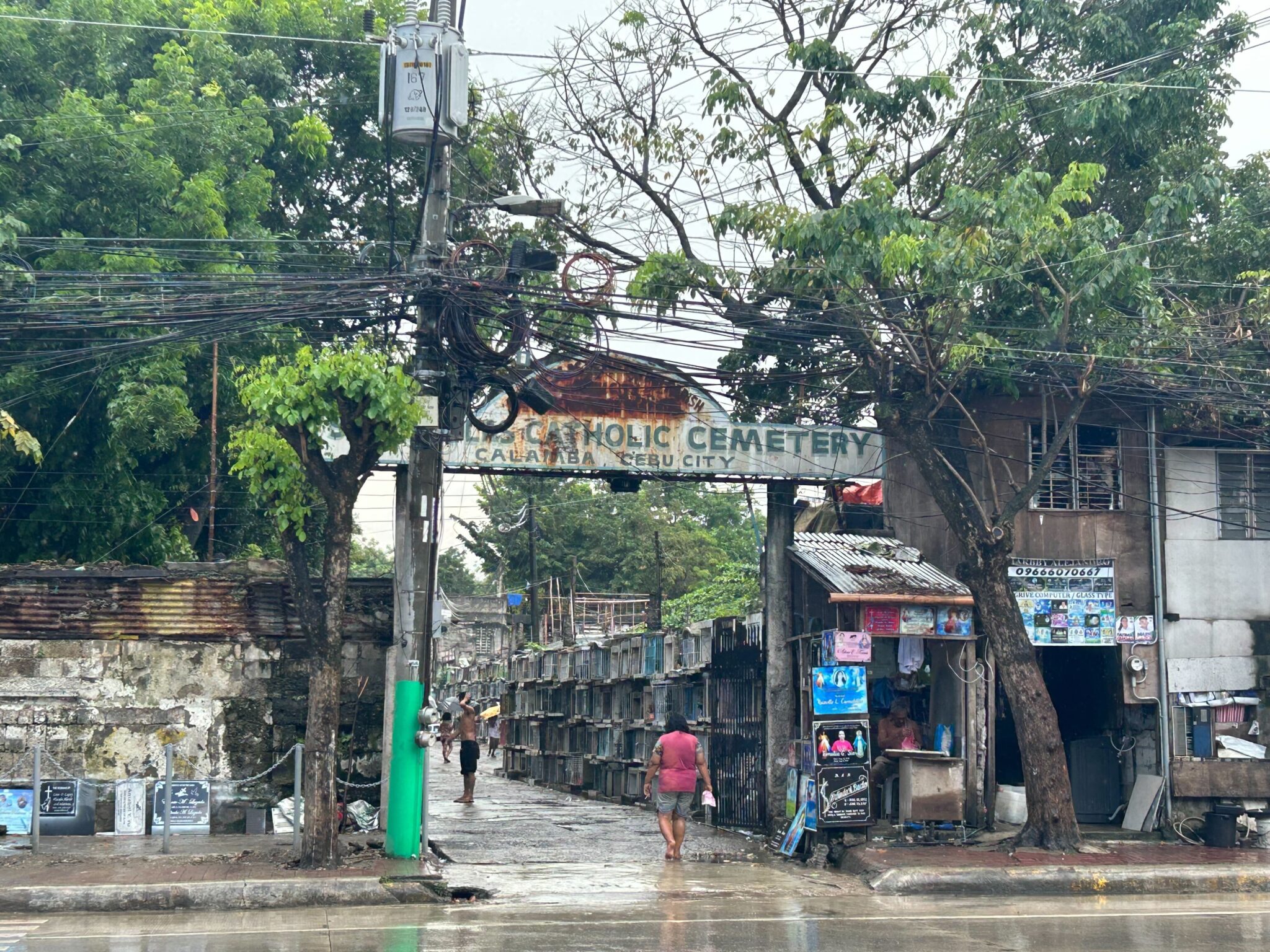Kalag-Kalag preparations in Calamba cemetery.