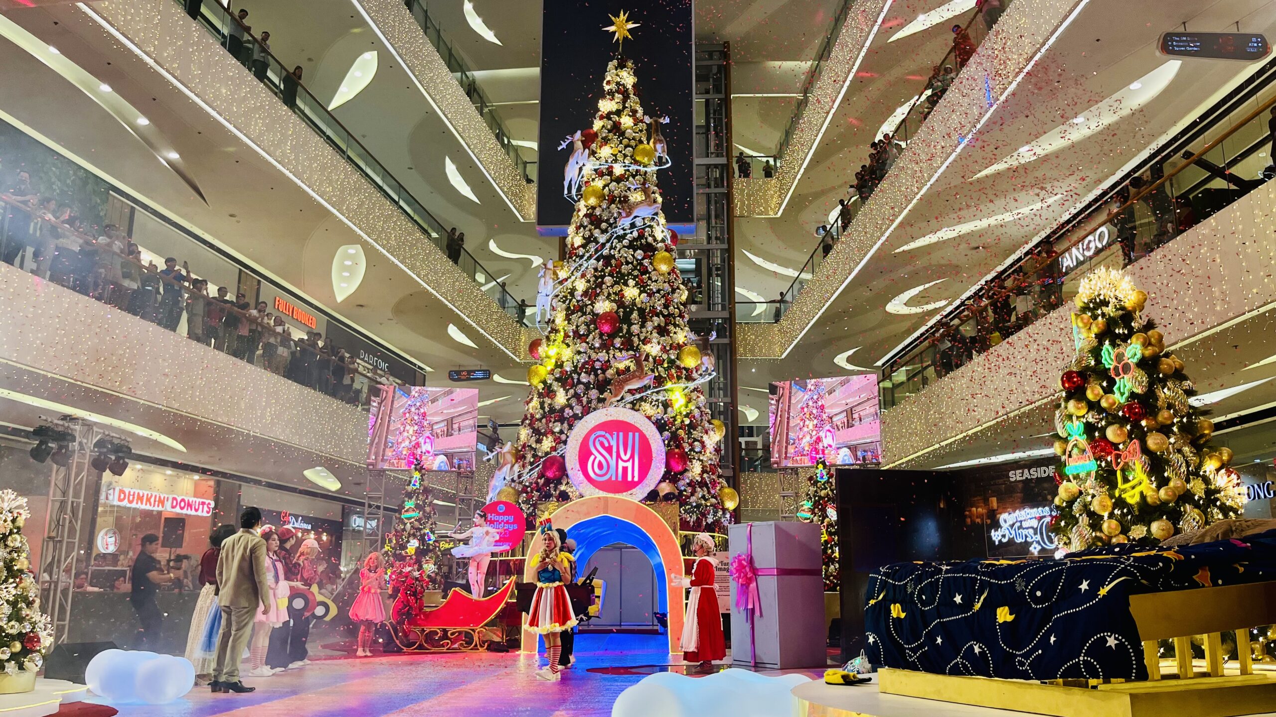 SM Seaside City Cebu Revels the Magic with a Lunar Christmas Dreamland
