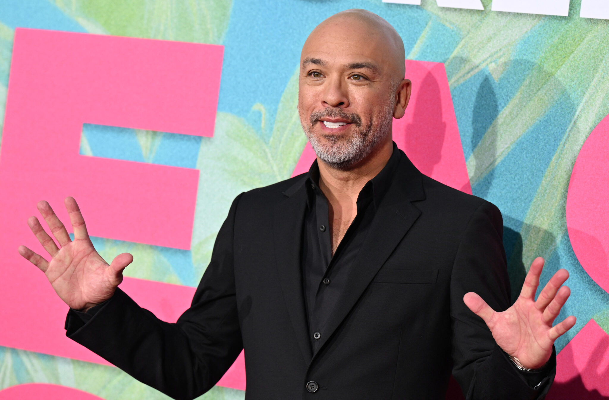 Jo koy, Filipino-American comedian, tapped to host Golden Globes