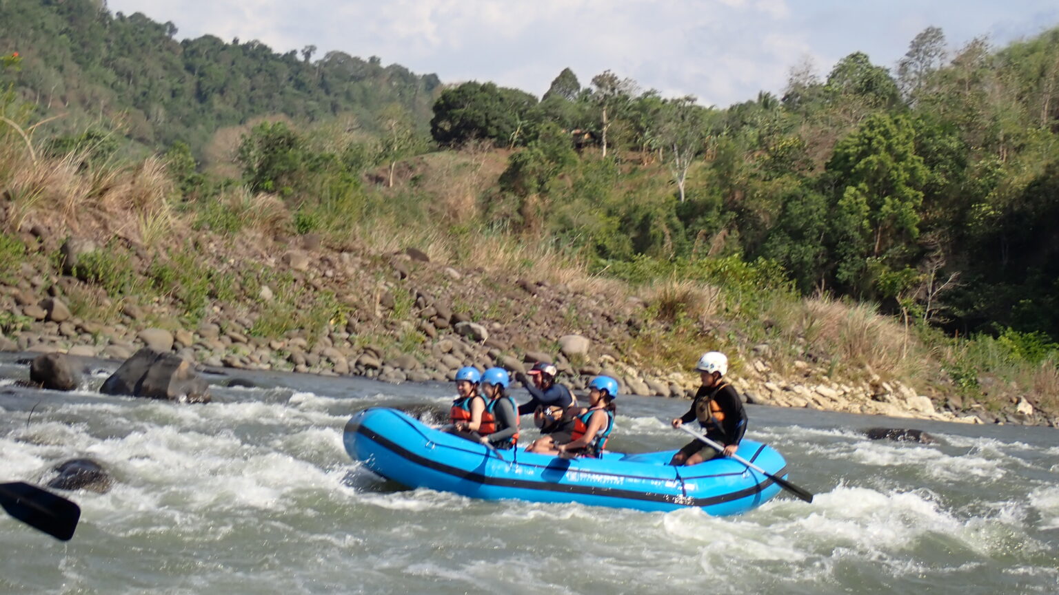 Embracing the rapids of Cagayan de Oro's Whitewater Rafting | Cebu ...
