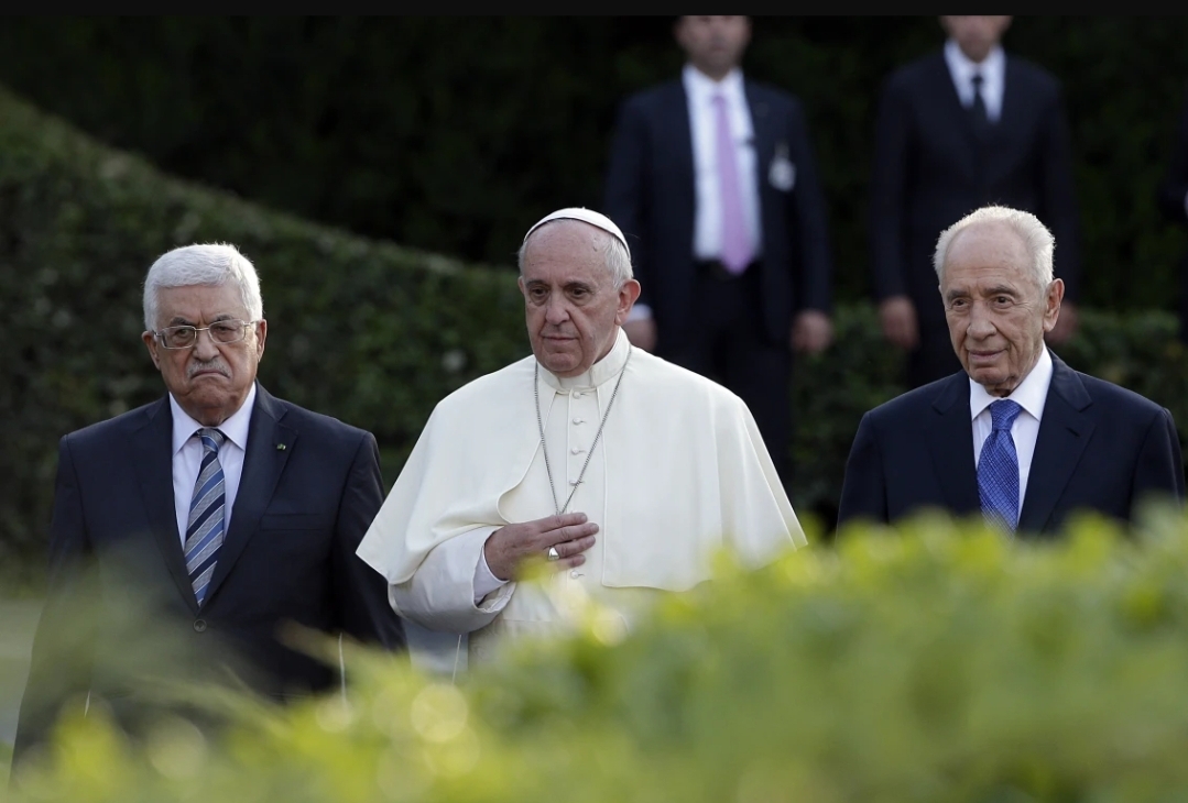 Pope recreates the 2014 Mideast peace prayer in Vatican Gardens to beg ...