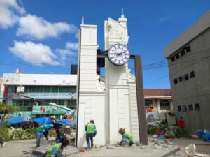 Mayor Cortes denies Mandaue clock tower costs P44M | Cebu Daily News