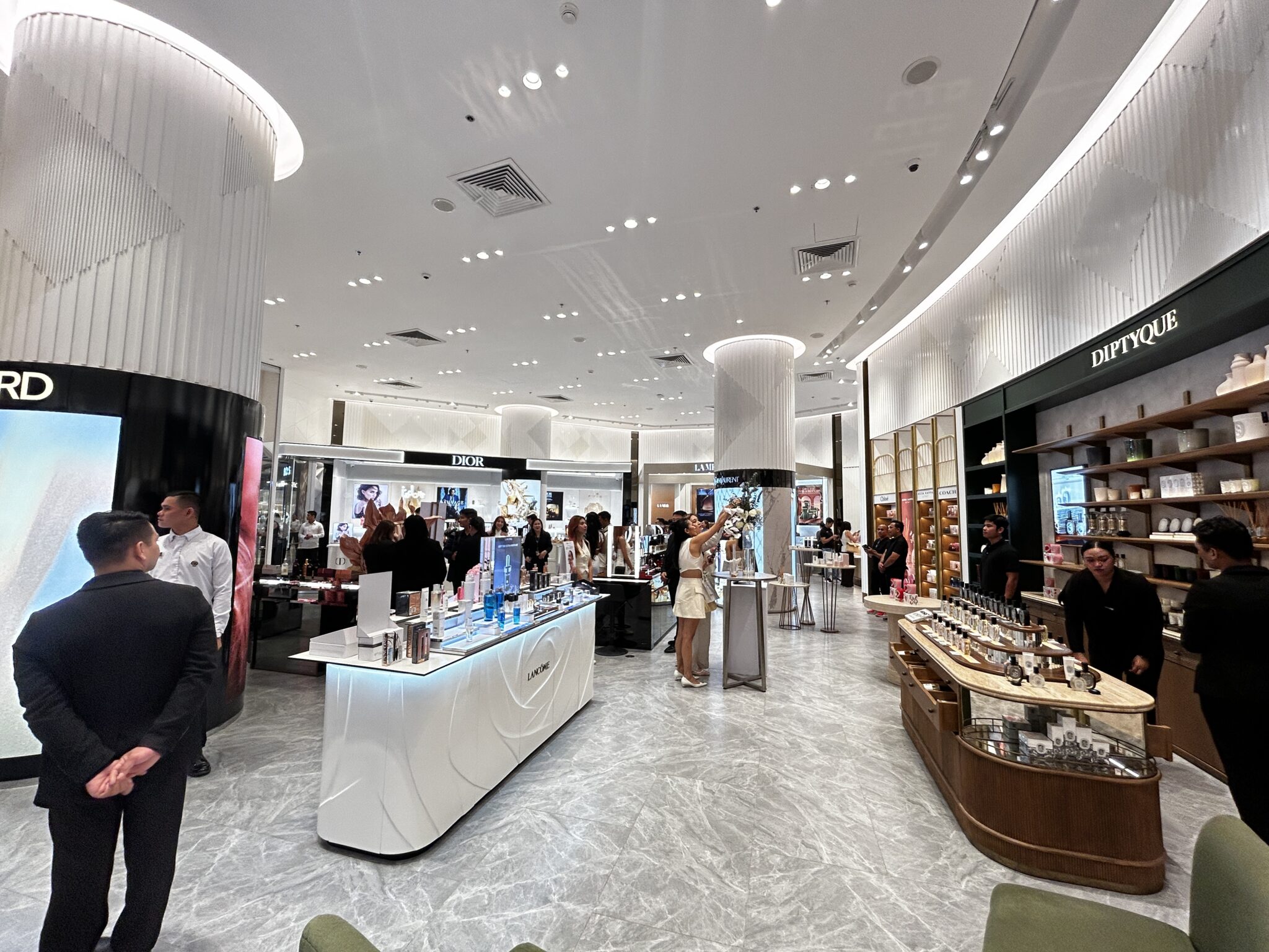 A bold step beyond the department store, Rustan’s Beauty Source opens at NUSTAR Mall | Cebu ...