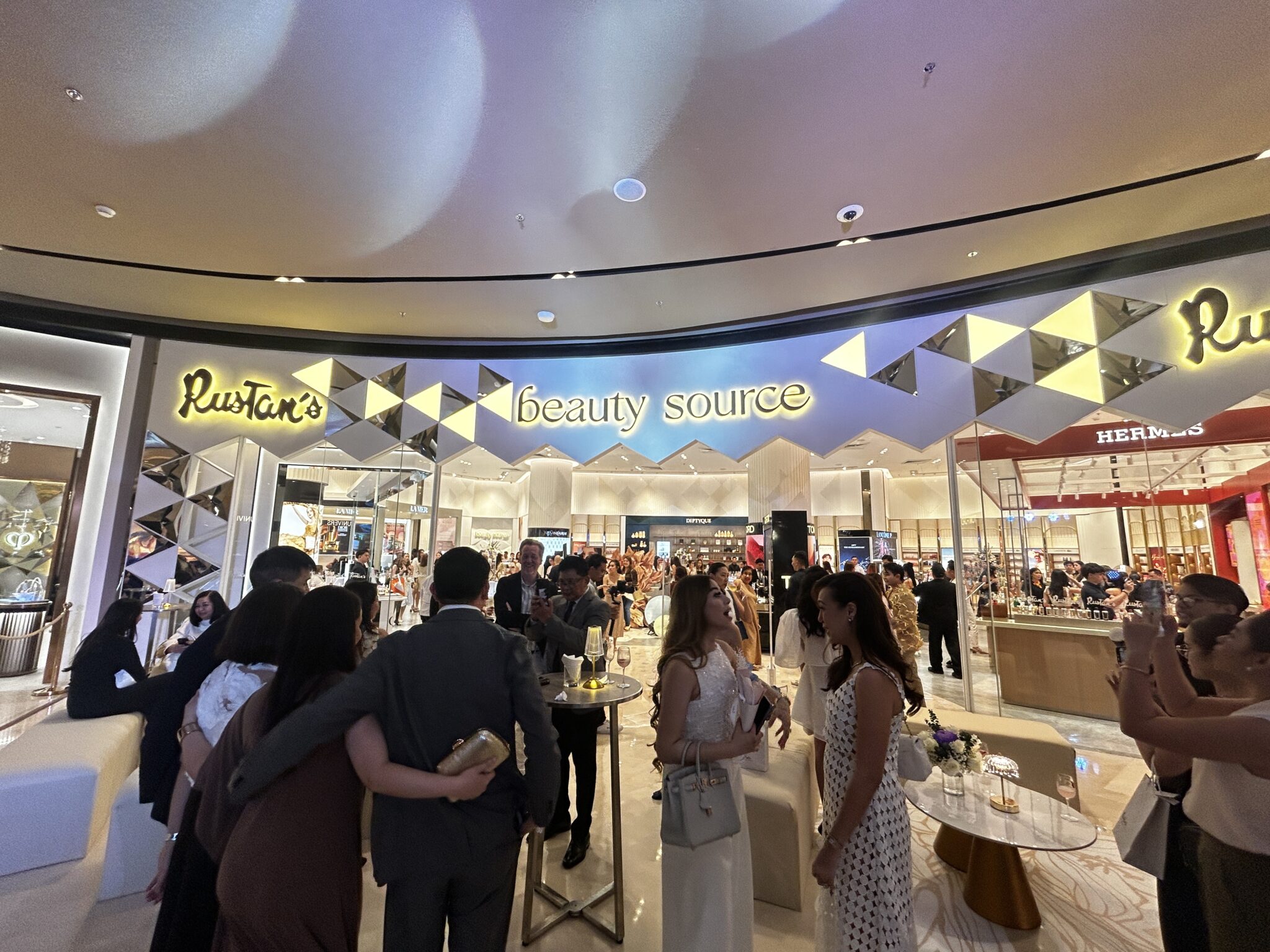 A bold step beyond the department store, Rustan’s Beauty Source opens at NUSTAR Mall | Cebu ...