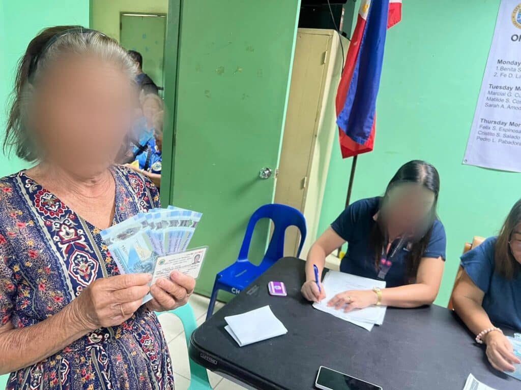 58 elderly in Lapu-Lapu receive ₱10K cash gift; next batch set for June ...