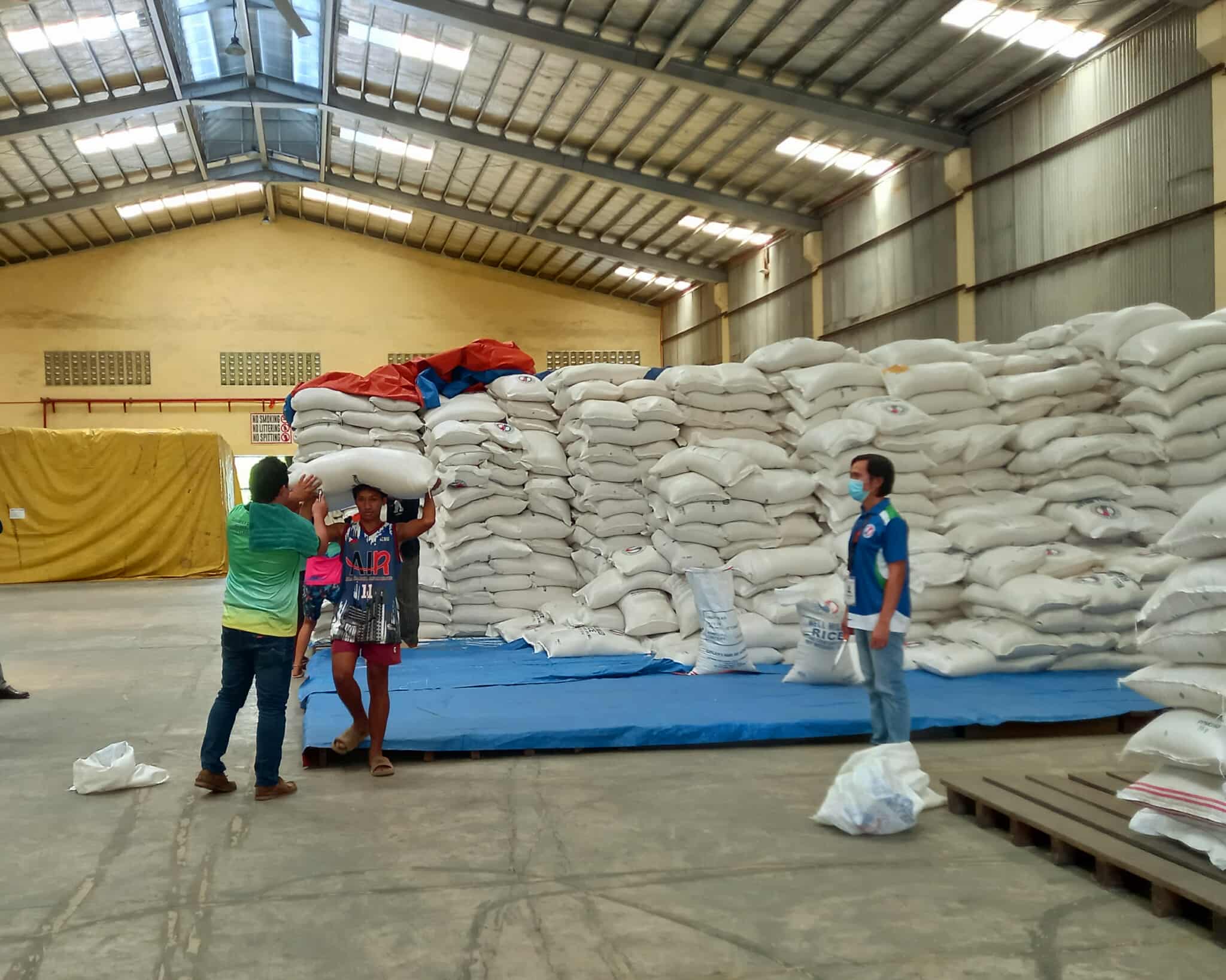 NFA rice rollout begins: Tabogon among first to collect supply | Cebu ...