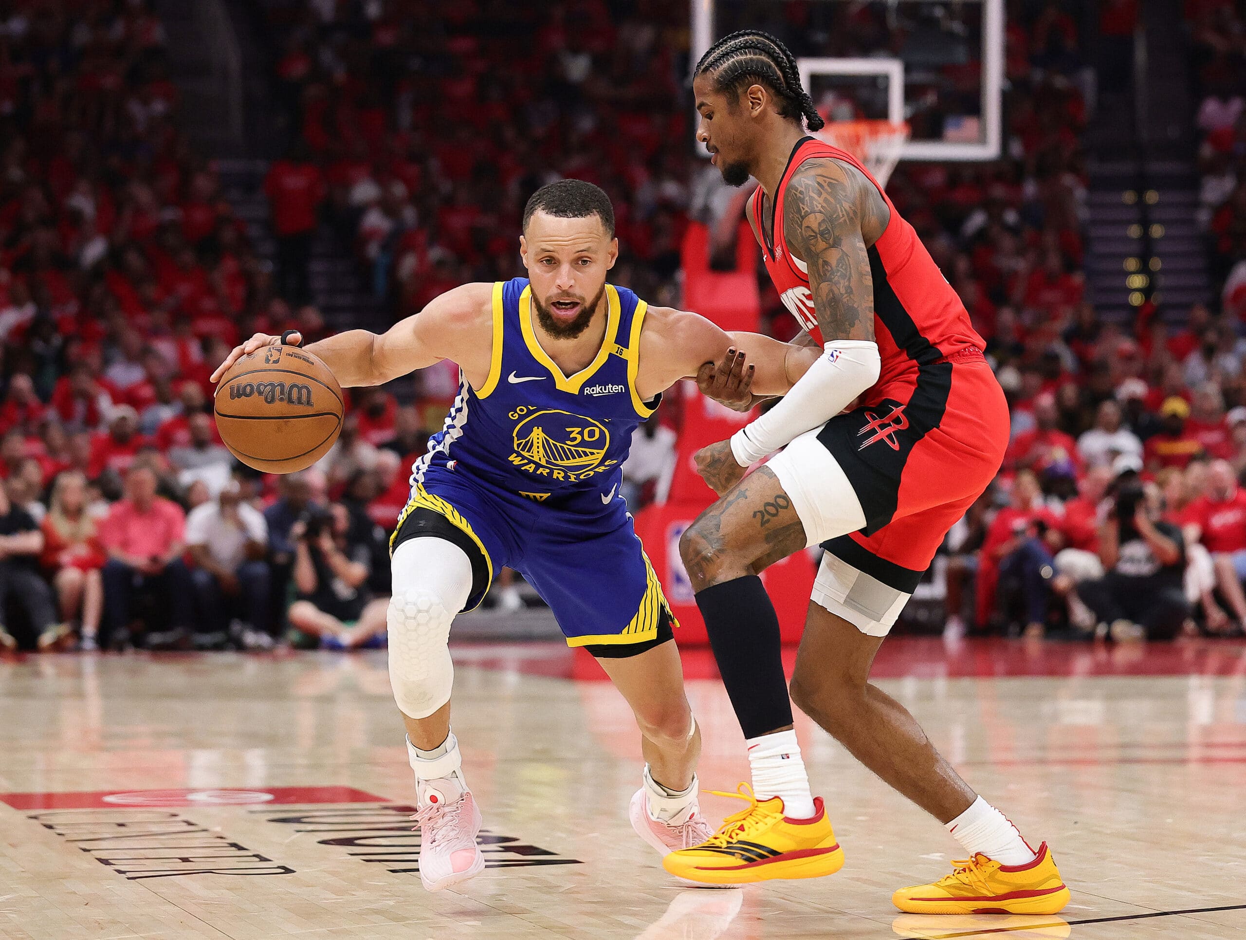 NBA: Curry scores 31 points as Warriors destroy Rockets