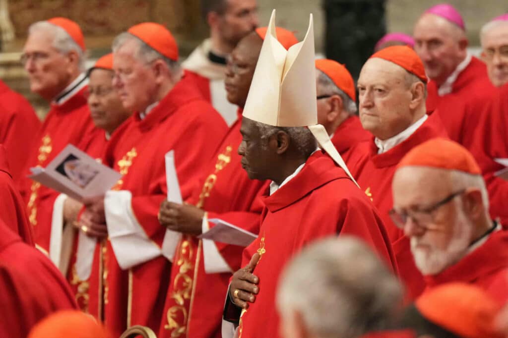 Cardinal Tagle among 3 papal frontrunners in English media