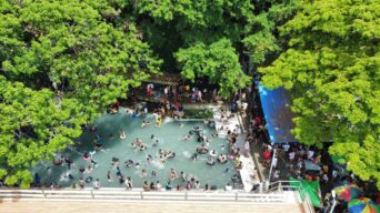 Molobolo Spring: Tuburan and its cold spring sanctuary by the sea