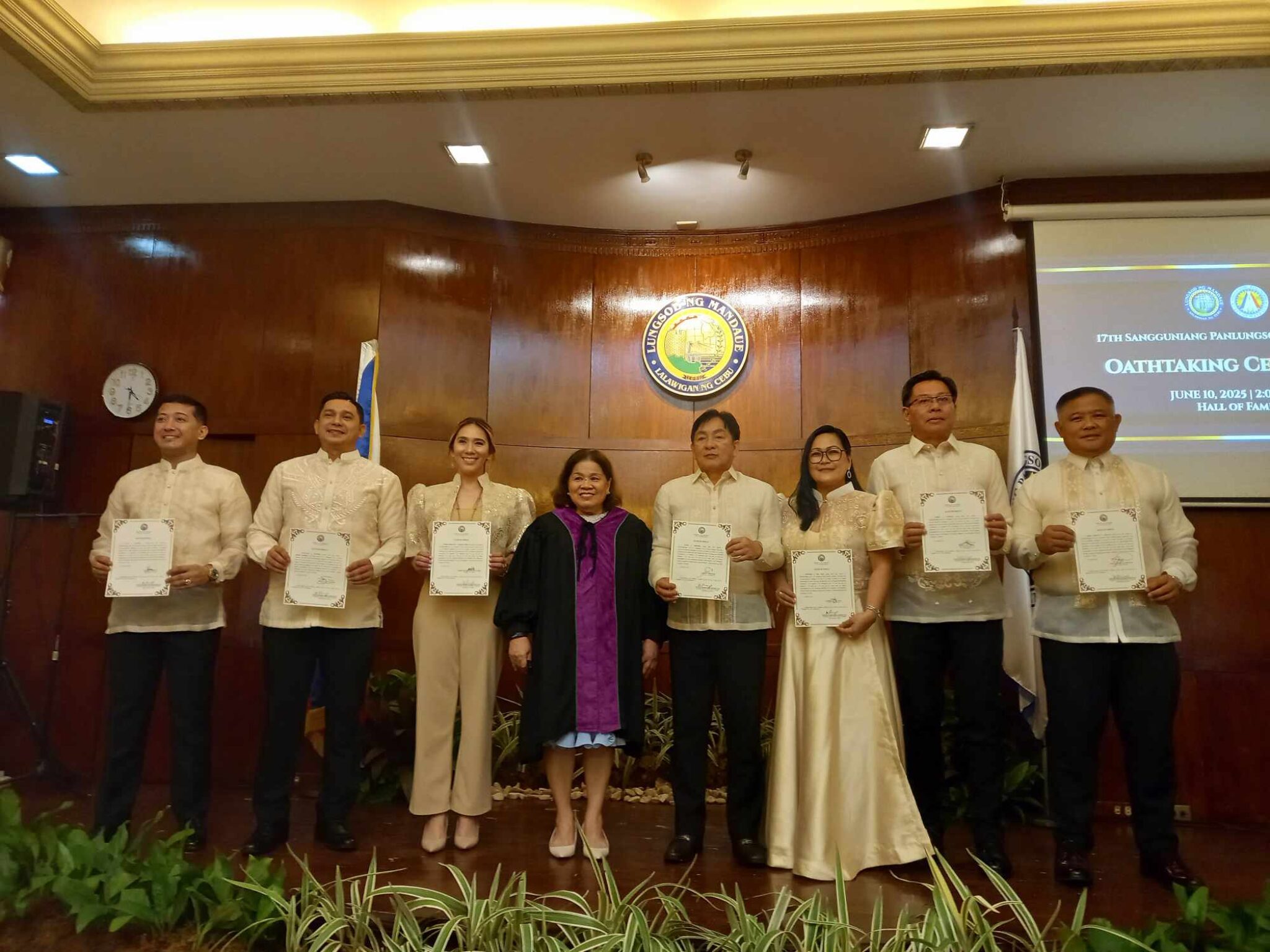 Vice Mayor-elect Bercede, Team Mandaue winners take oath
