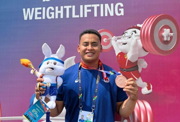 John Dexter Tabique, two other PH w'lifters vie in Singapore