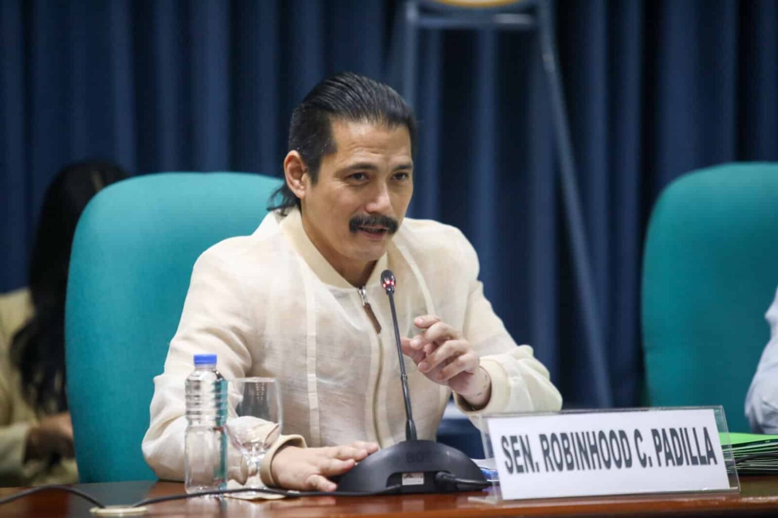 Padilla to officials: ‘Stop using DSWD relief goods for political gain’