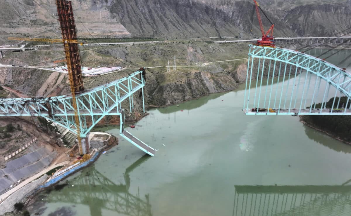 12 construction workers killed as China bridge collapses