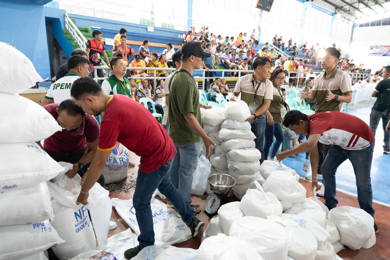 Marcos leads Bohol launch of P20 per kilo rice program